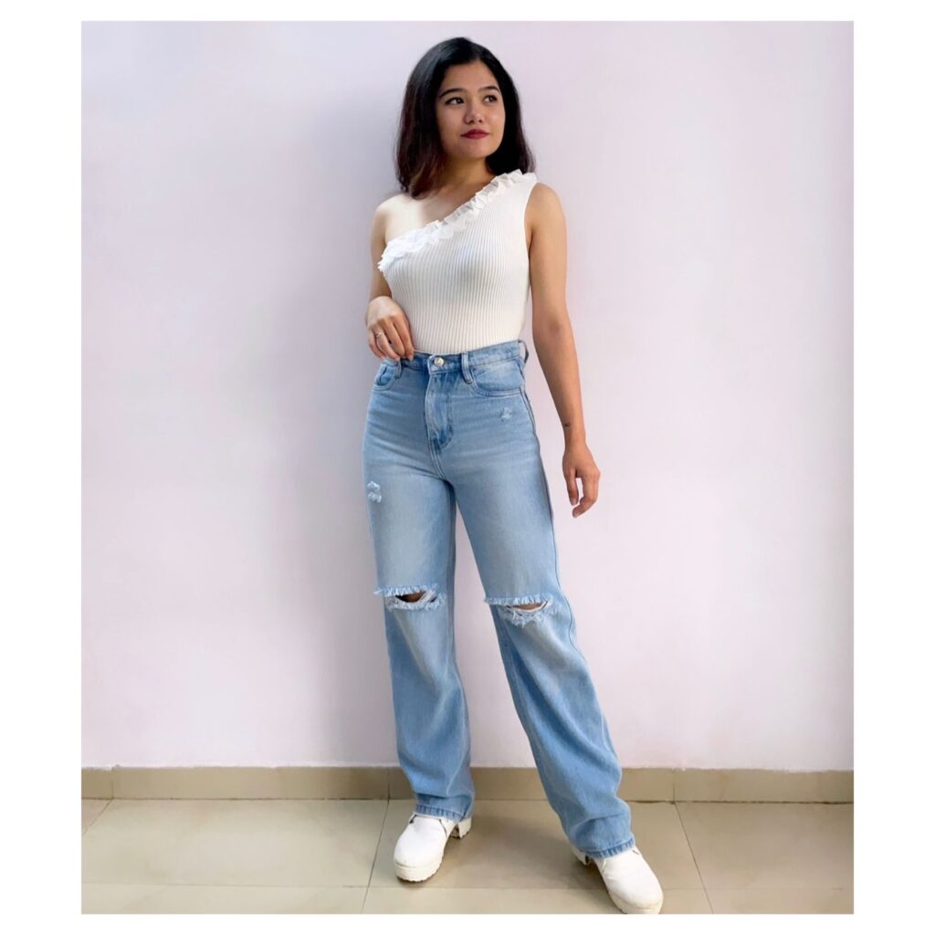 ICE BLUE TORN JEANS – Reveal Store