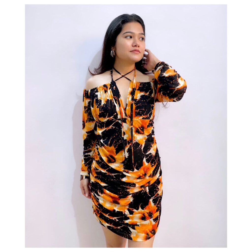 BODYCON RUCHED DRESS – Reveal Store