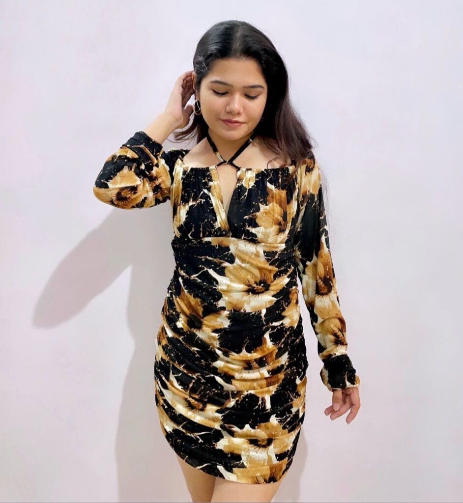 BODYCON RUCHED DRESS – Reveal Store